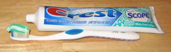 Is There More Fluoride In a Pea-Sized Amount of Toothpaste or a Liter ...